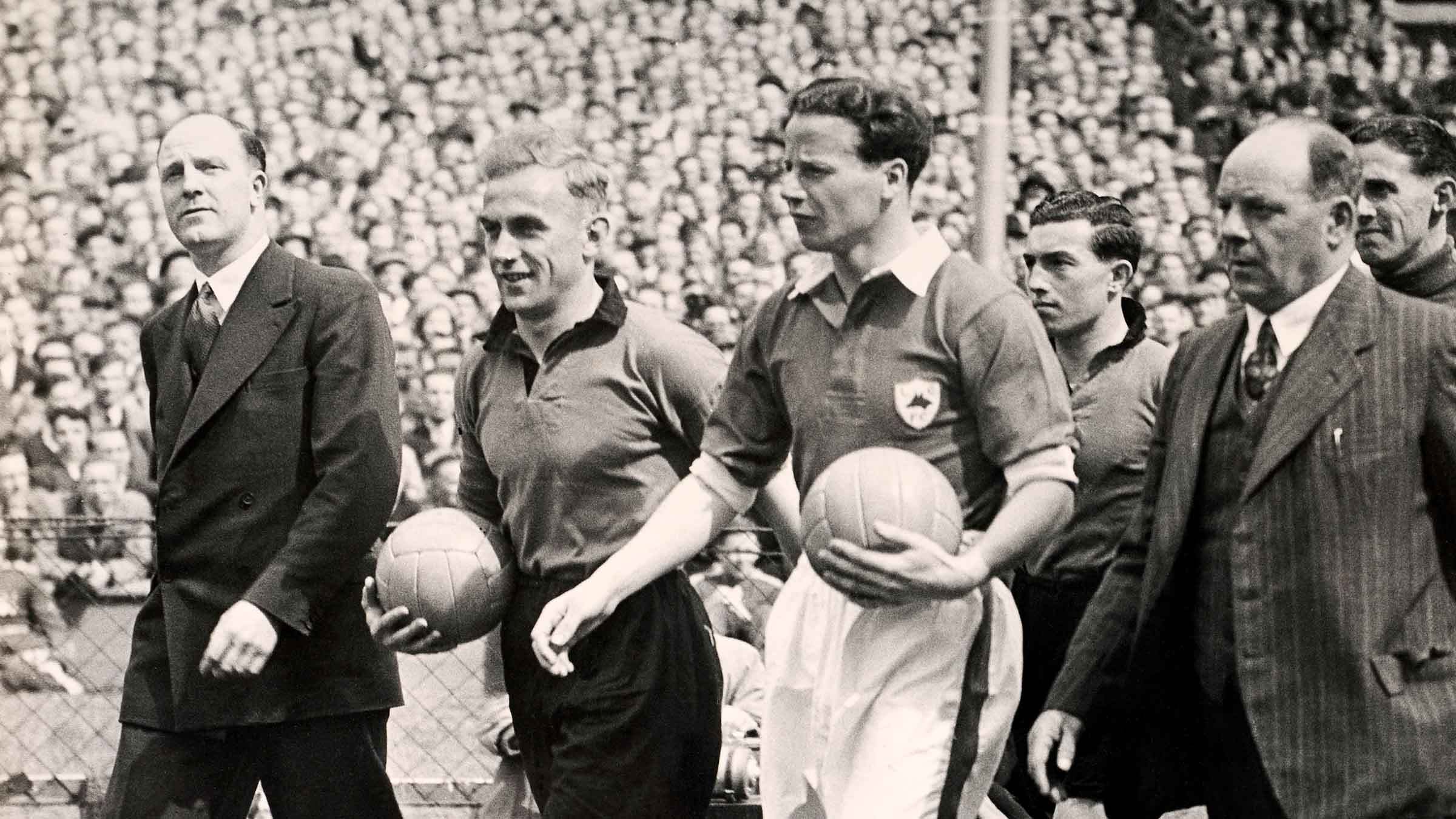 Old Gold | The story of the great Billy Wright | Features | News ...