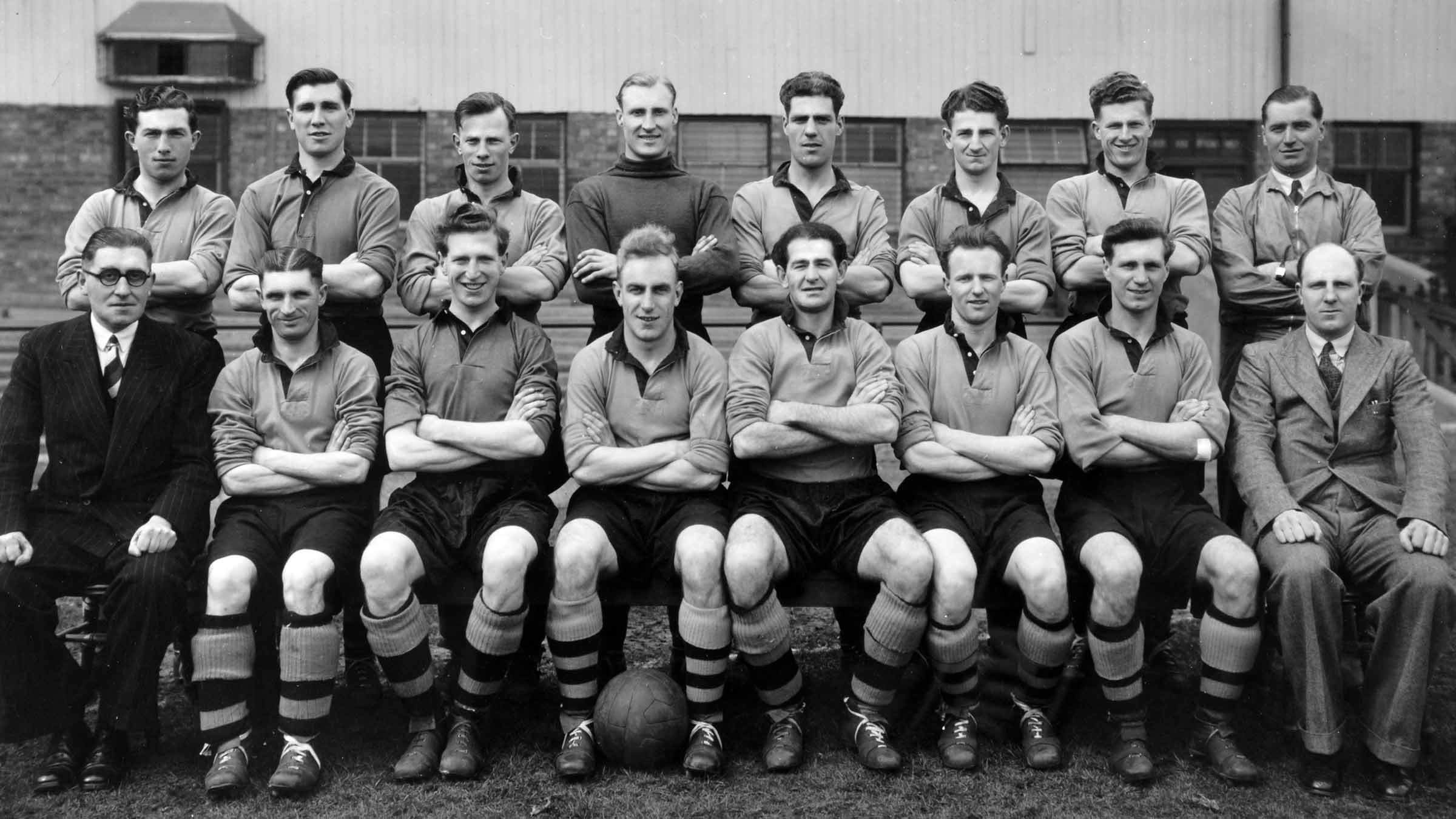 Old Gold | The story of the great Billy Wright | Features | News ...