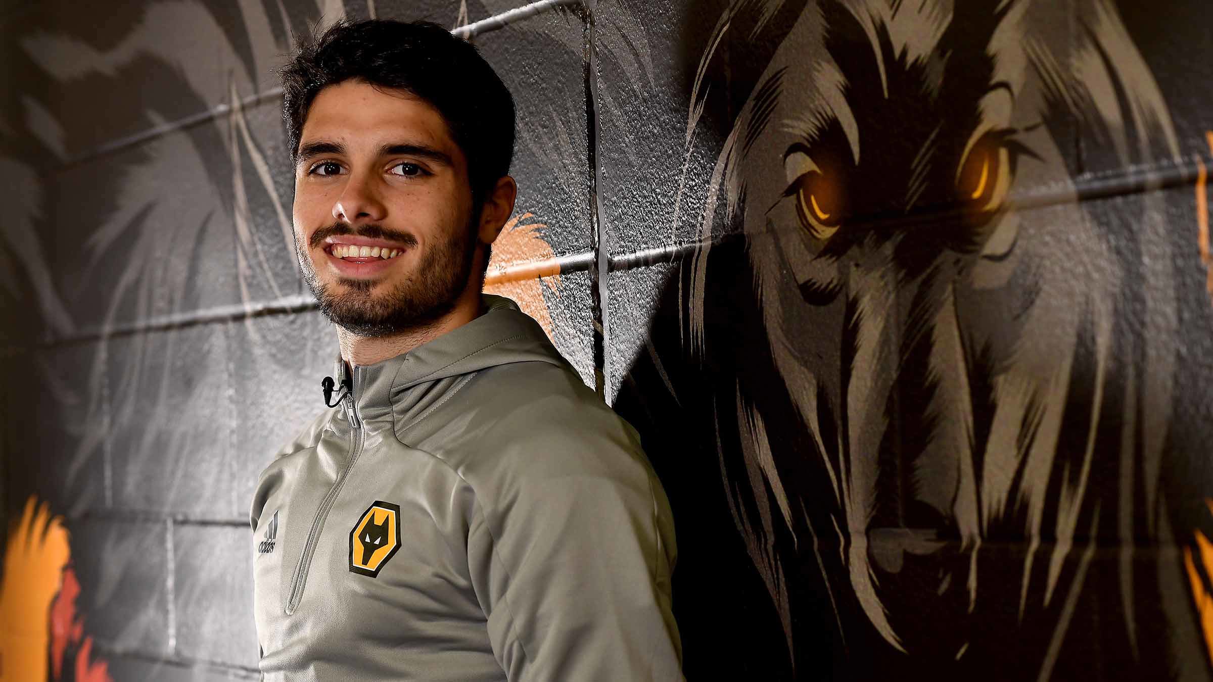 Pedro Neto mais cinco épocas no Wolves | Portuguese Language Content ...