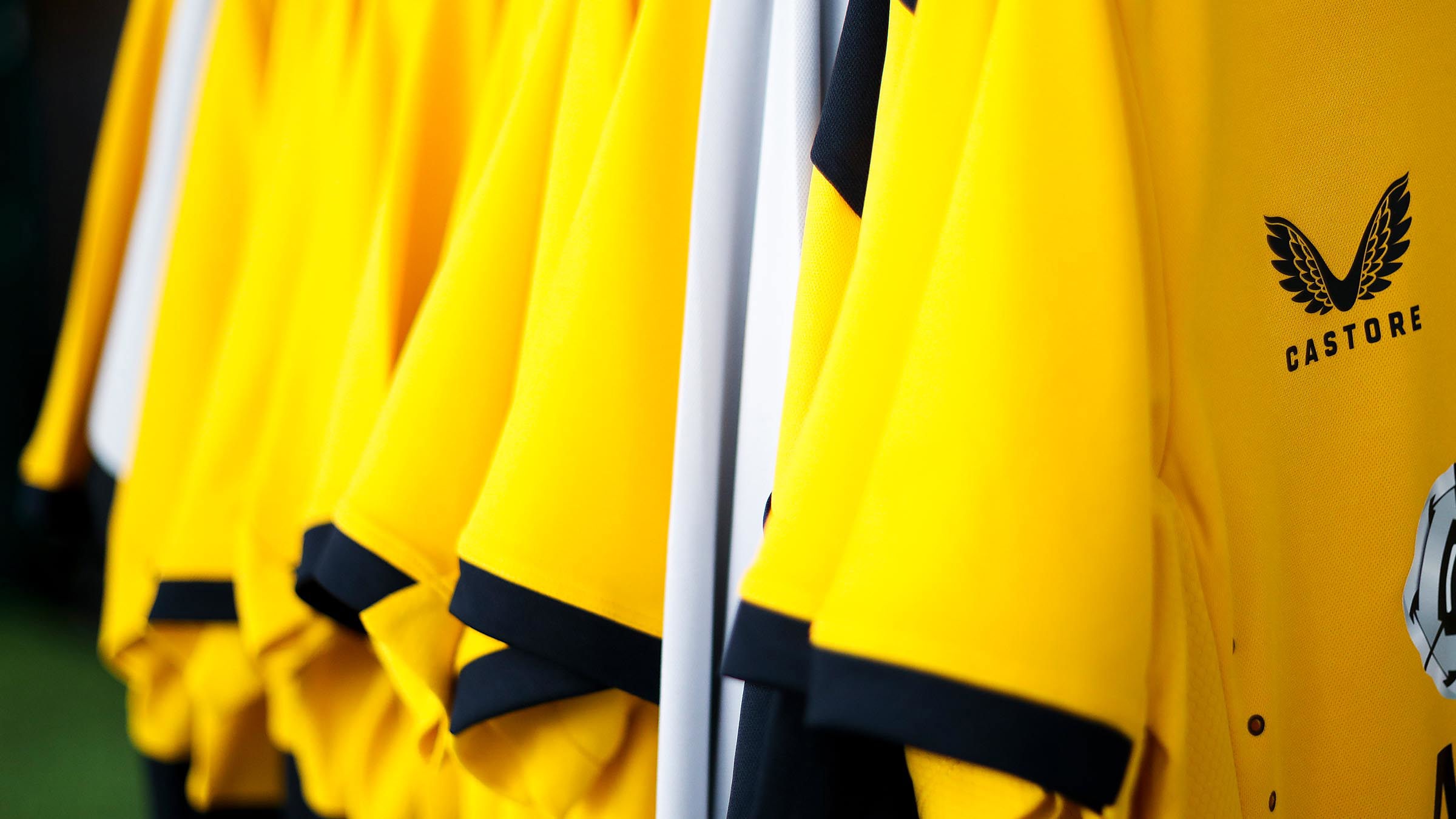 Novo equipamento principal do Wolves, desenhado e fabricado pela ...