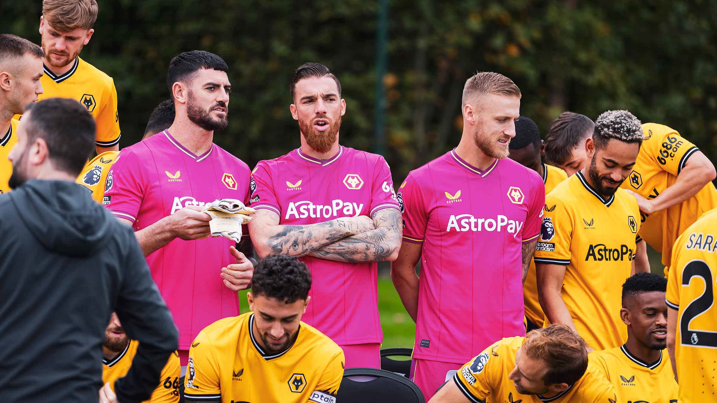 Gallery | Behind the scenes of Wolves' 2023/24 squad photo | Men's ...