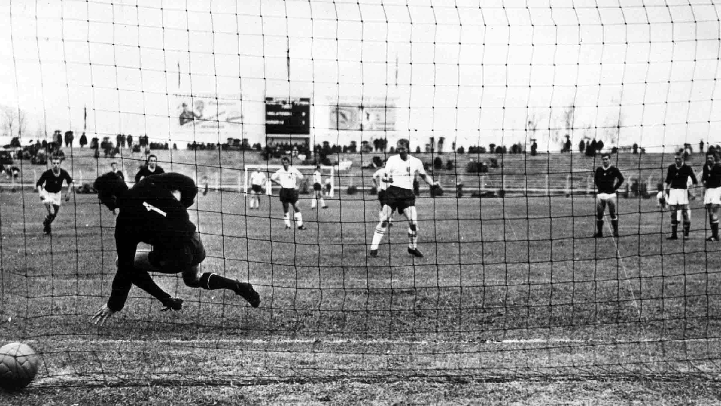 Gallery | The incredible career of Ron Flowers | Club | News ...