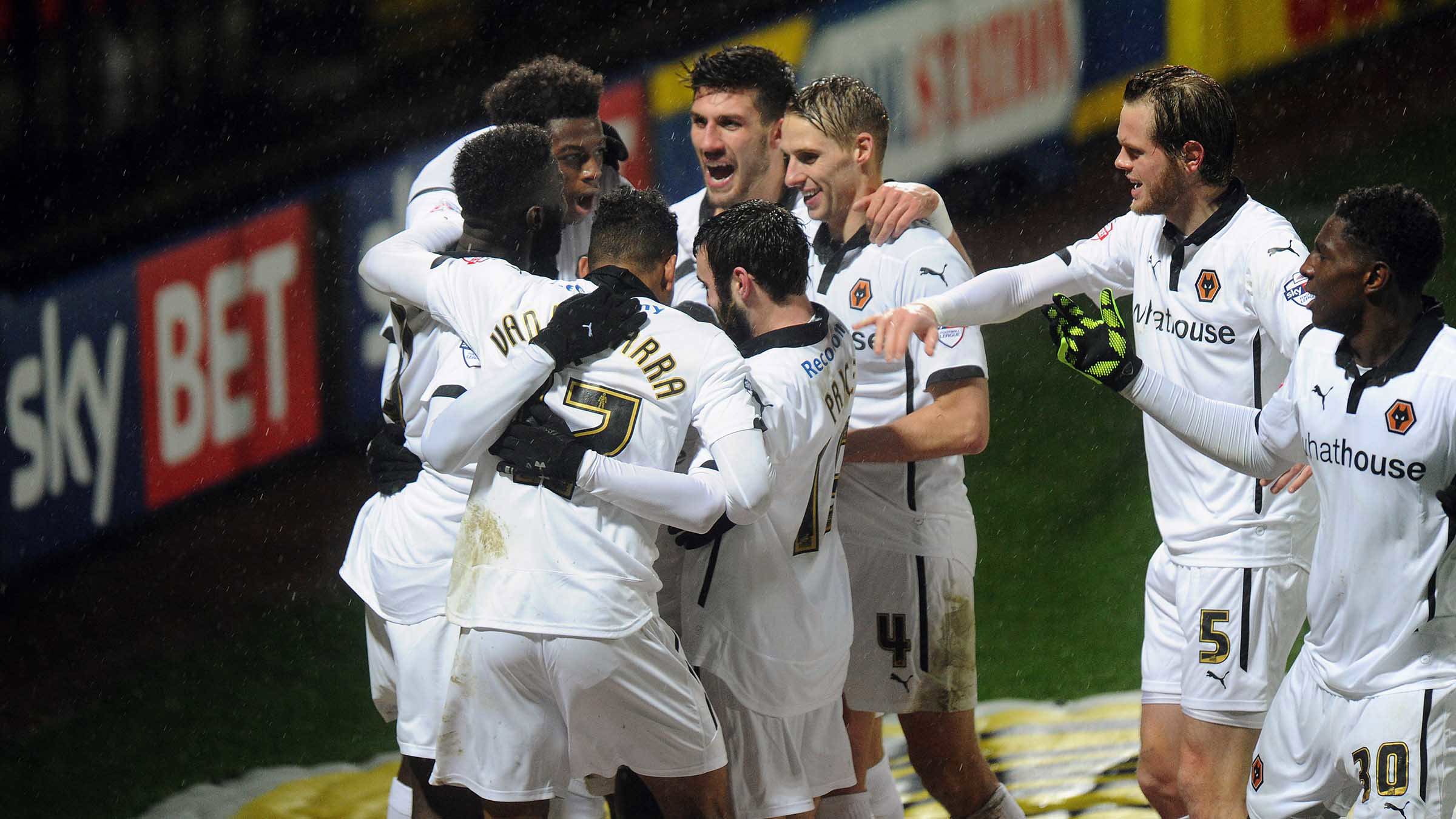 Old Gold | Wolves’ unbeaten Christmas | Features | News | Wolverhampton ...