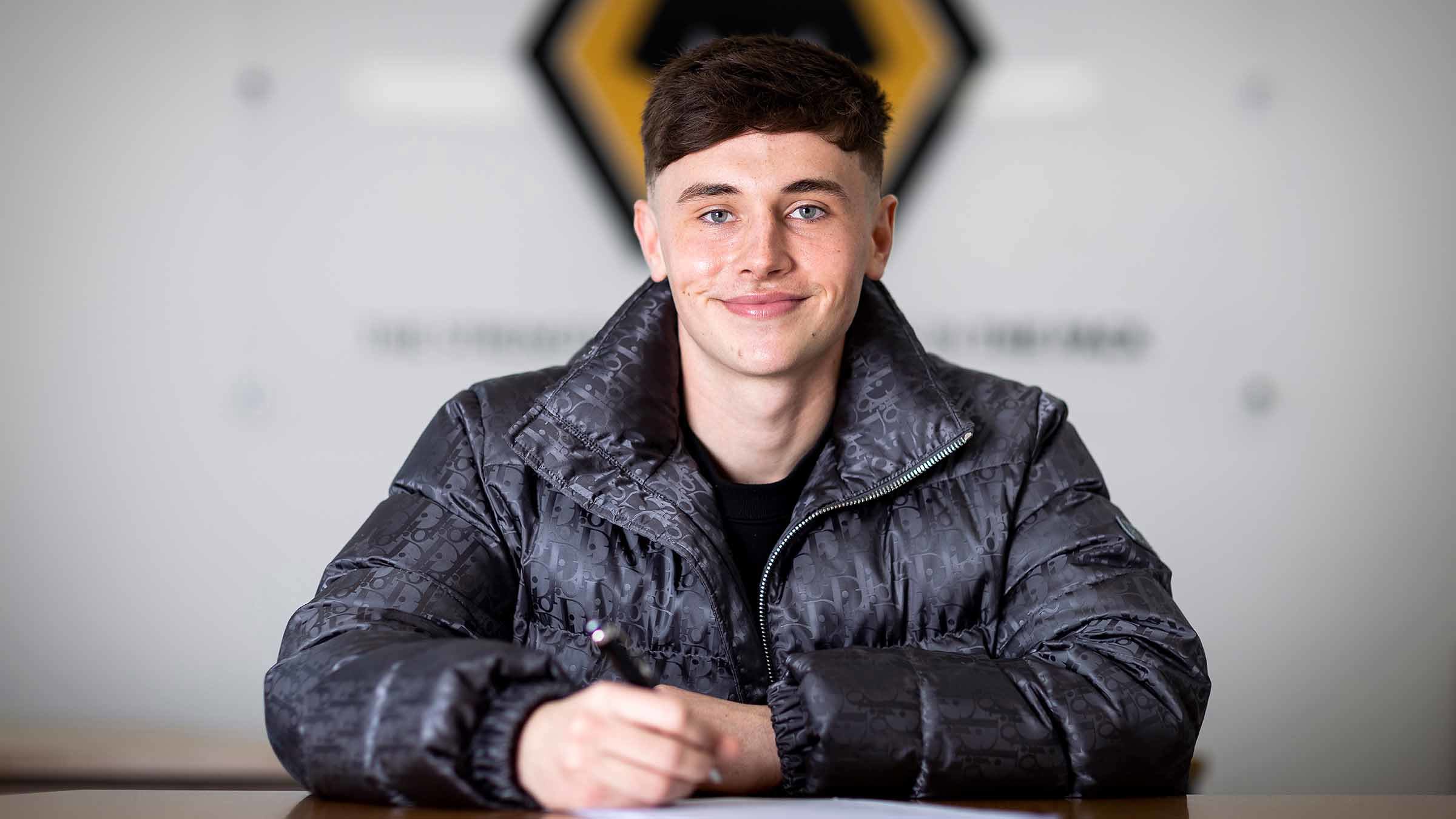 Gallery | Cundle signs new deal | Men's First-Team | News ...