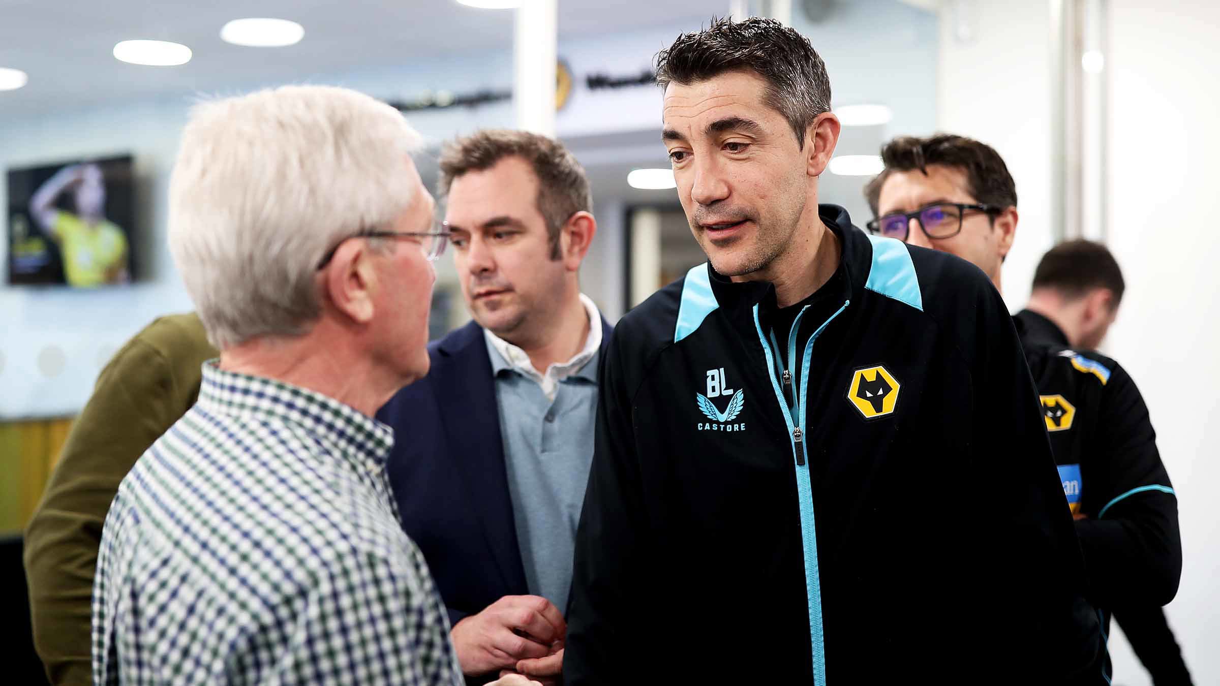 Gallery | Wolves legends taken on tour of Compton Park | Club | News ...