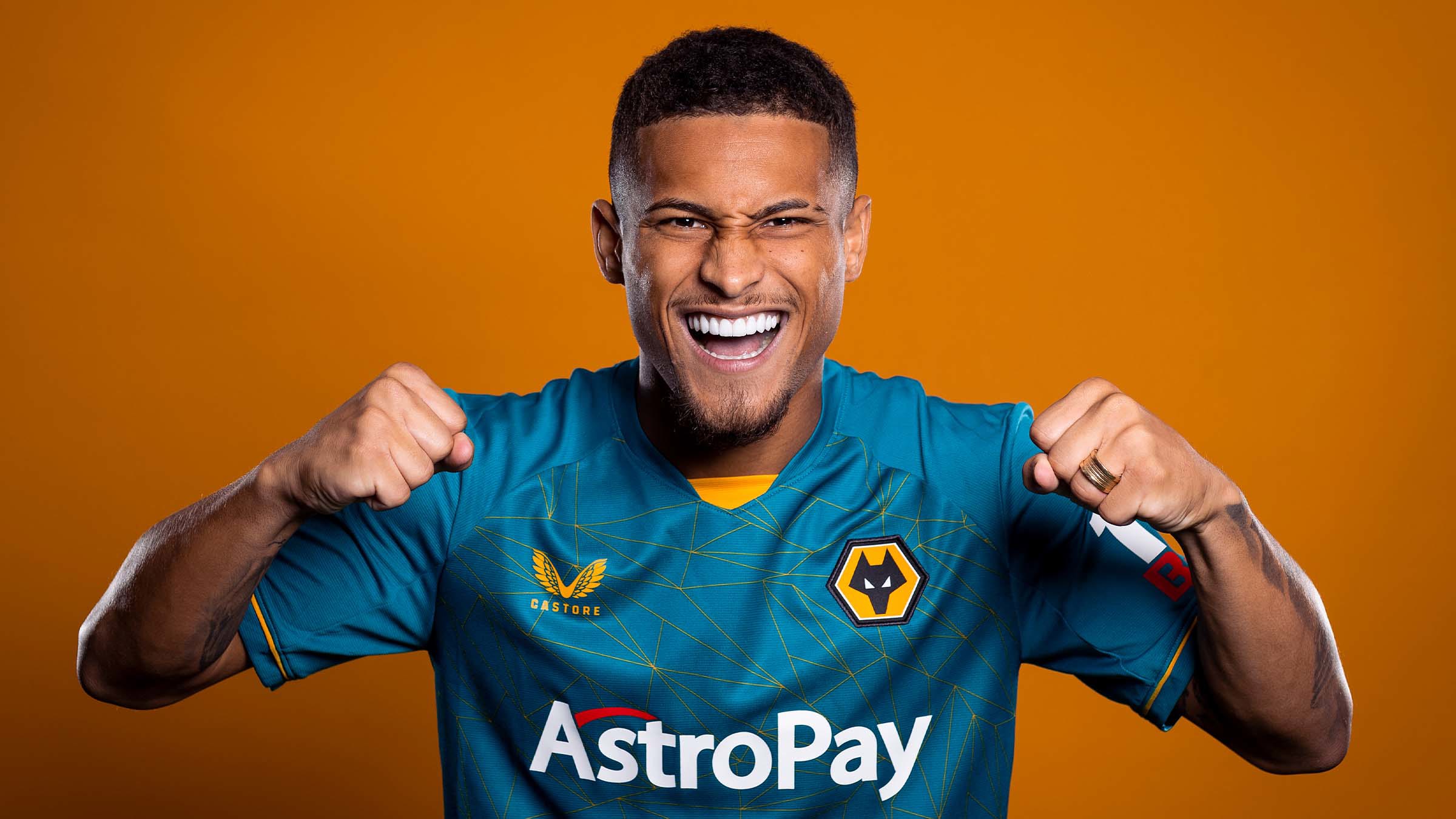 Gallery | Gomes becomes a Wolves player | Men's First-Team | News ...