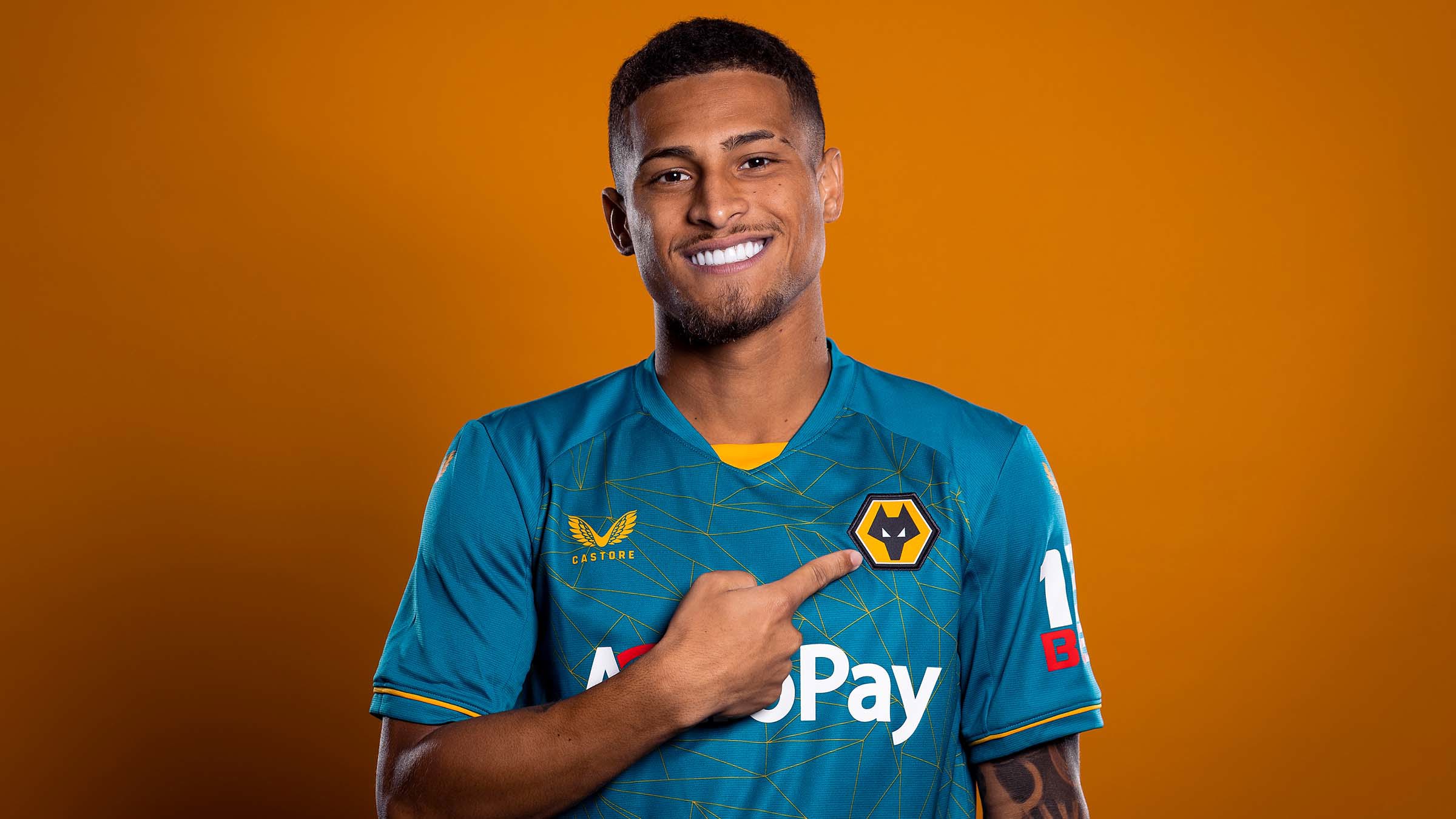Gallery | Gomes becomes a Wolves player | Men's First-Team | News ...