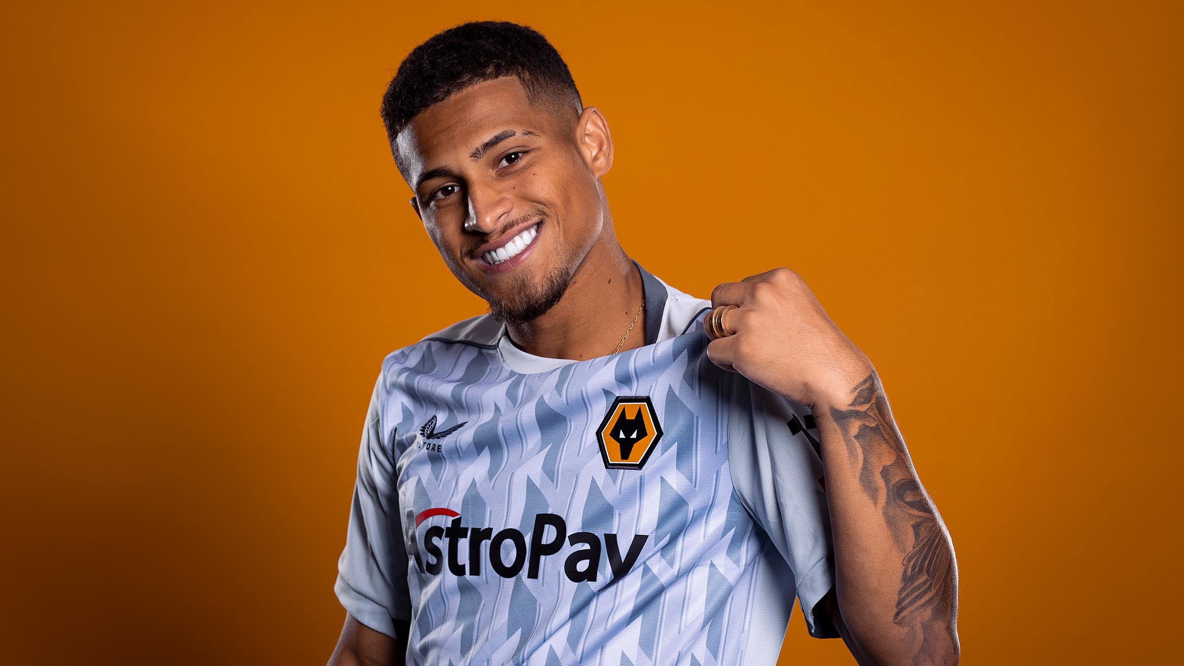 Gallery | Gomes becomes a Wolves player | Men's First-Team | News ...
