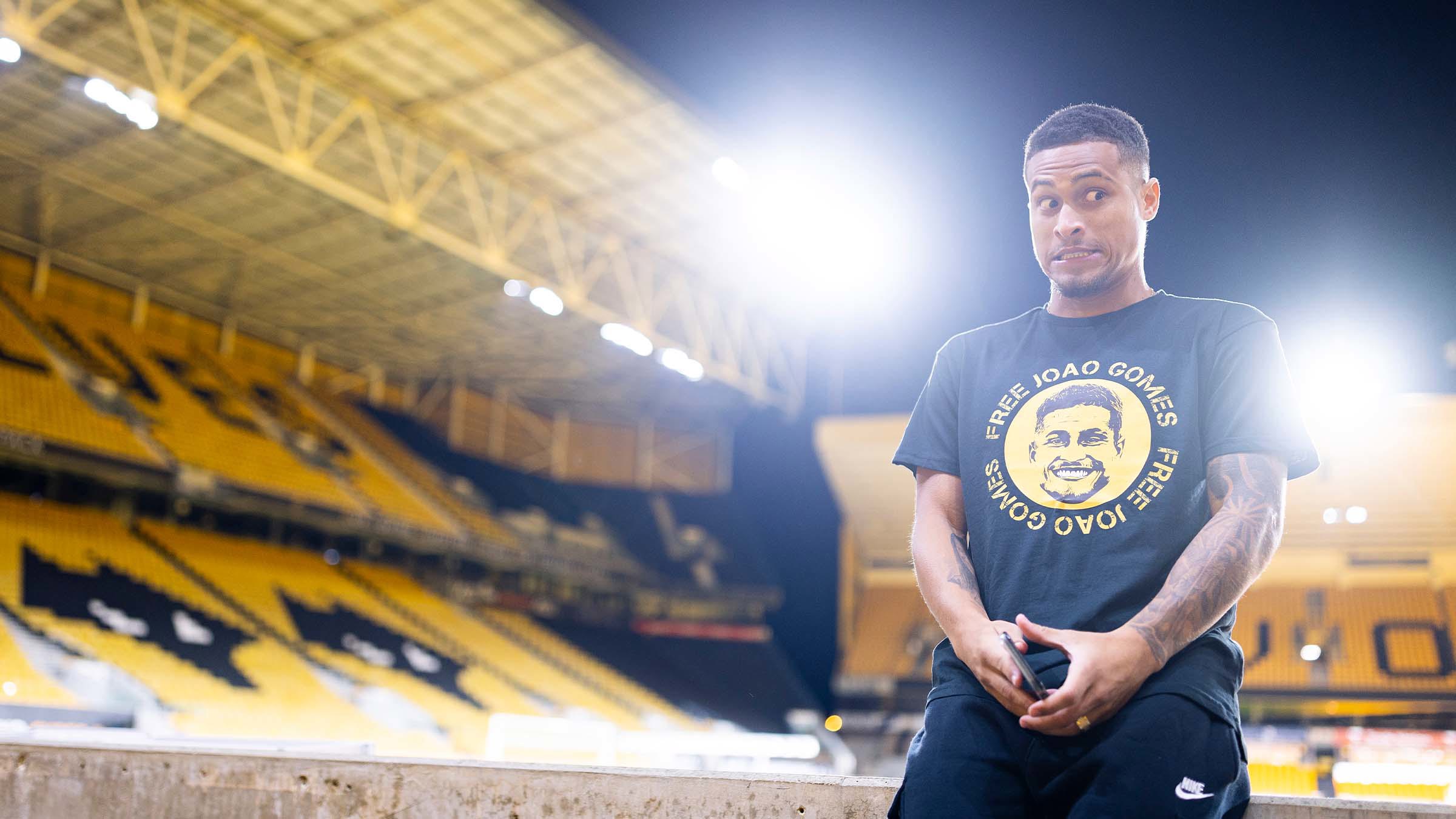 Gallery | Gomes becomes a Wolves player | Men's First-Team | News ...