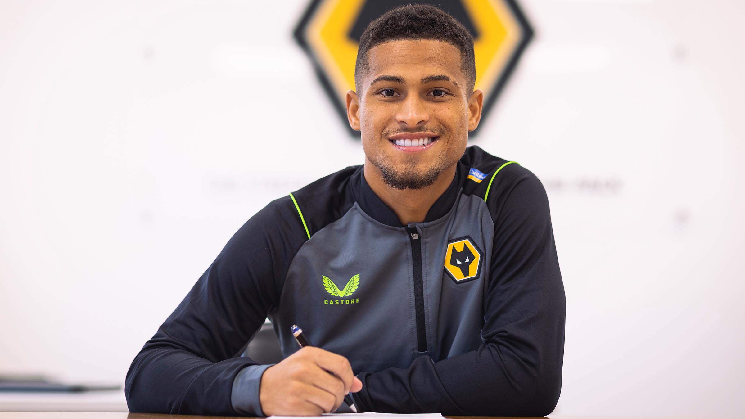 Gallery | Gomes becomes a Wolves player | Men's First-Team | News ...