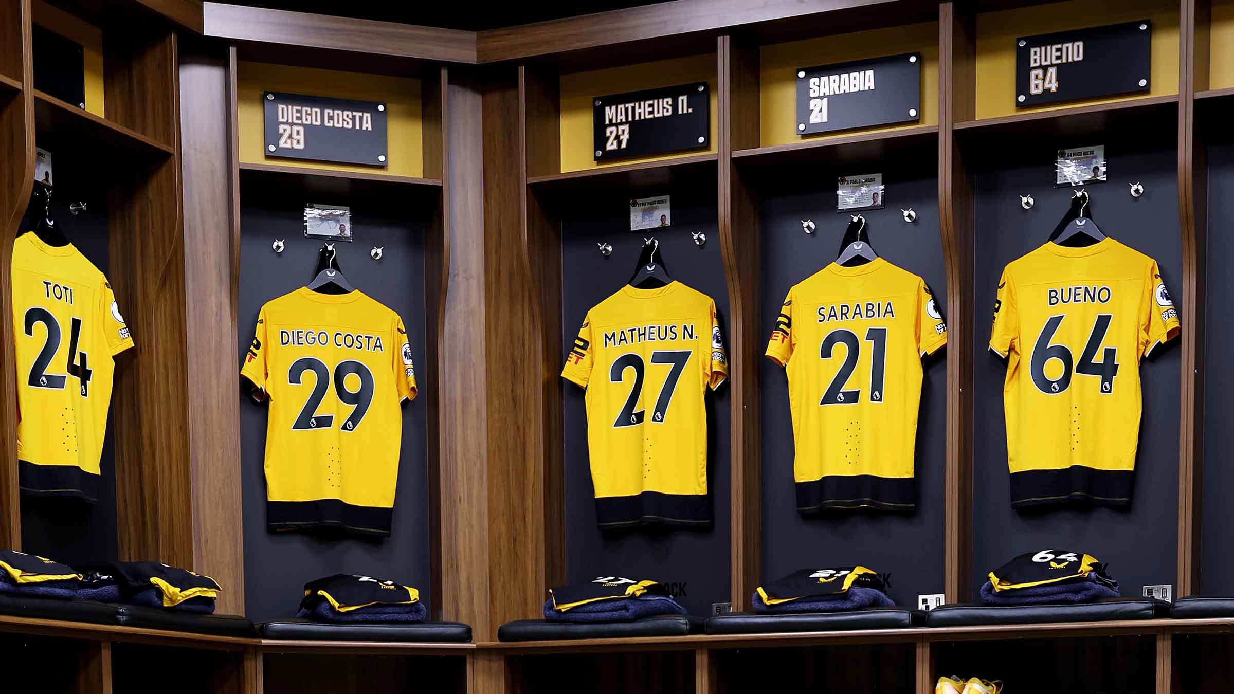 Pick your starting XI to win a signed ball with AstroPay | Club | News ...