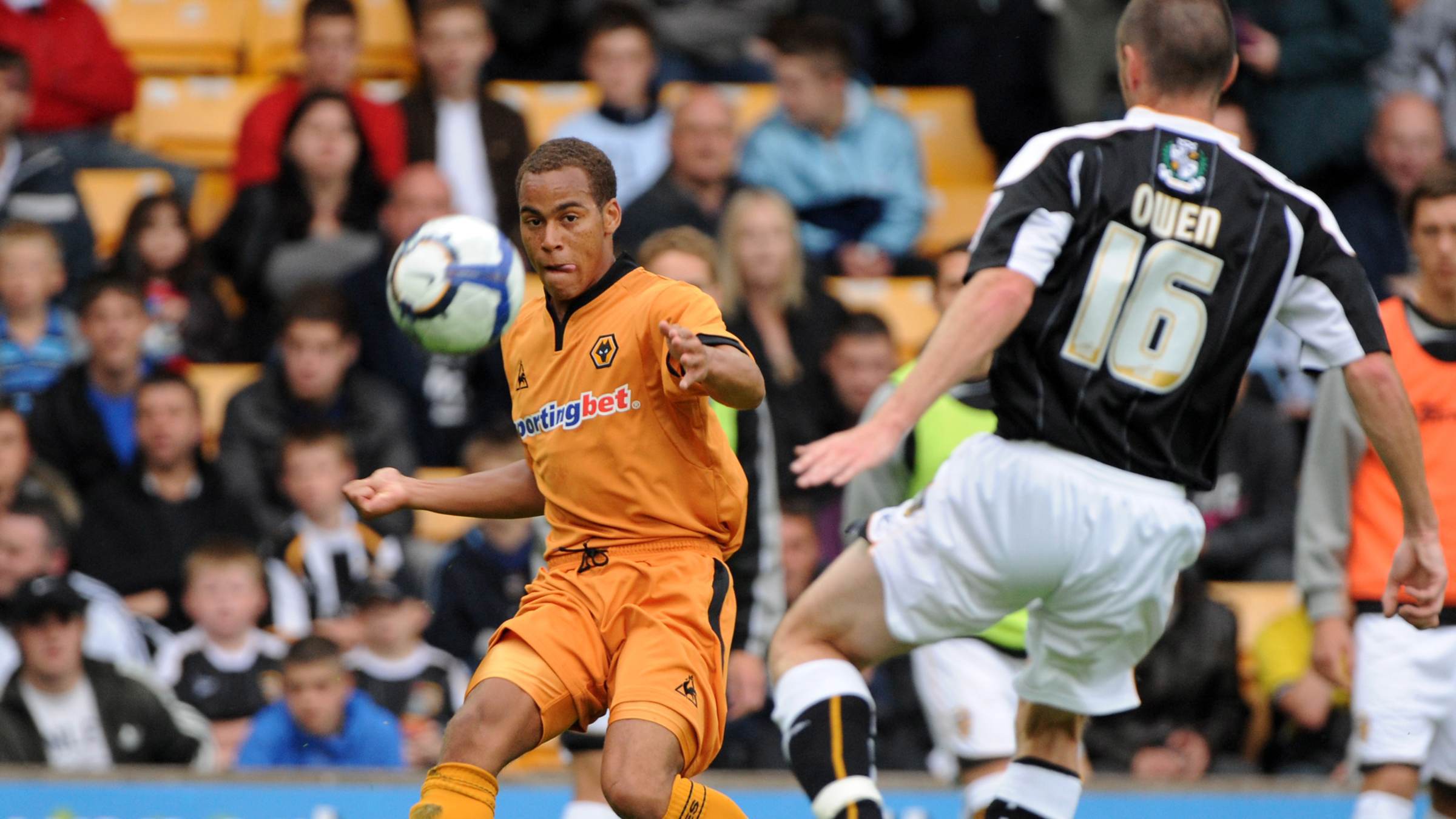 Elliott Bennett | Academy Graduate | Academy | News | Wolverhampton ...