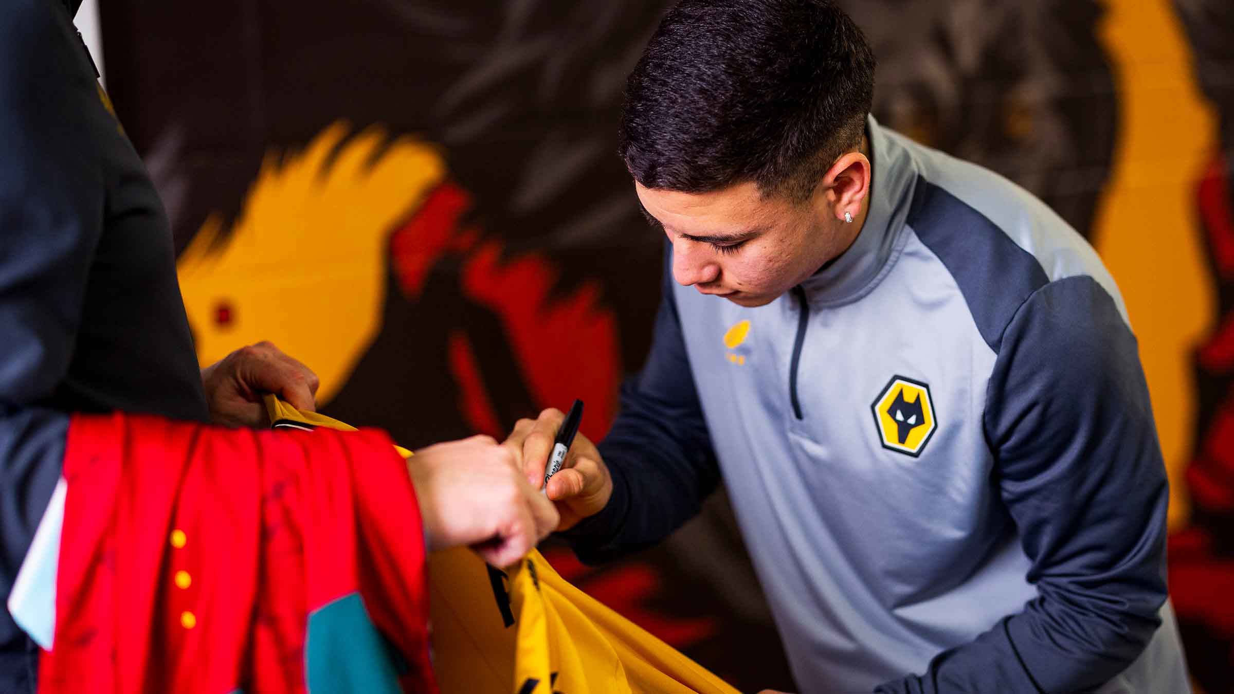 Gallery | Gonzalez checks in at Wolves | Men's First-Team | News ...