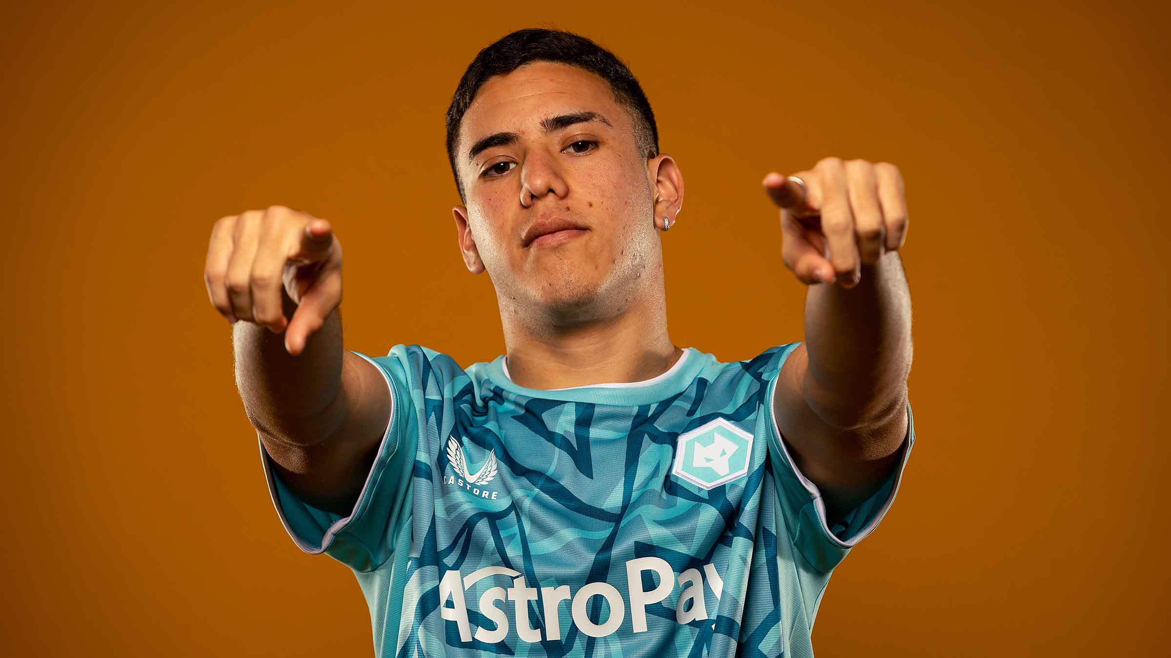 Gallery | Gonzalez checks in at Wolves | Men's First-Team | News ...