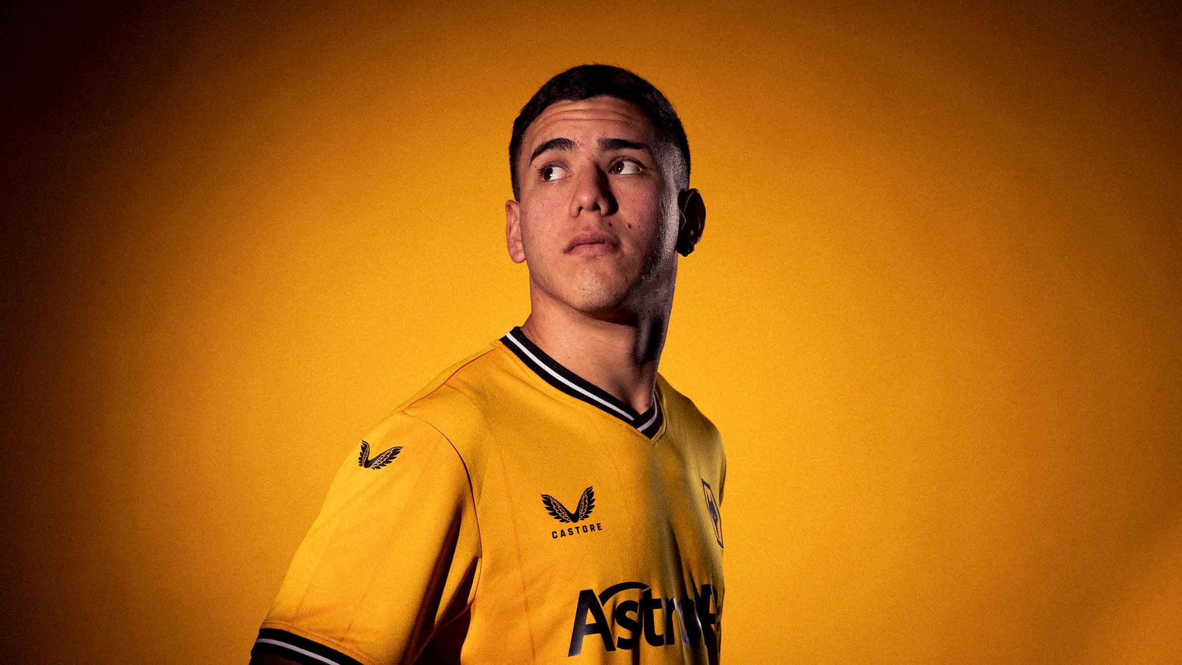 Gallery | Gonzalez checks in at Wolves | Men's First-Team | News ...