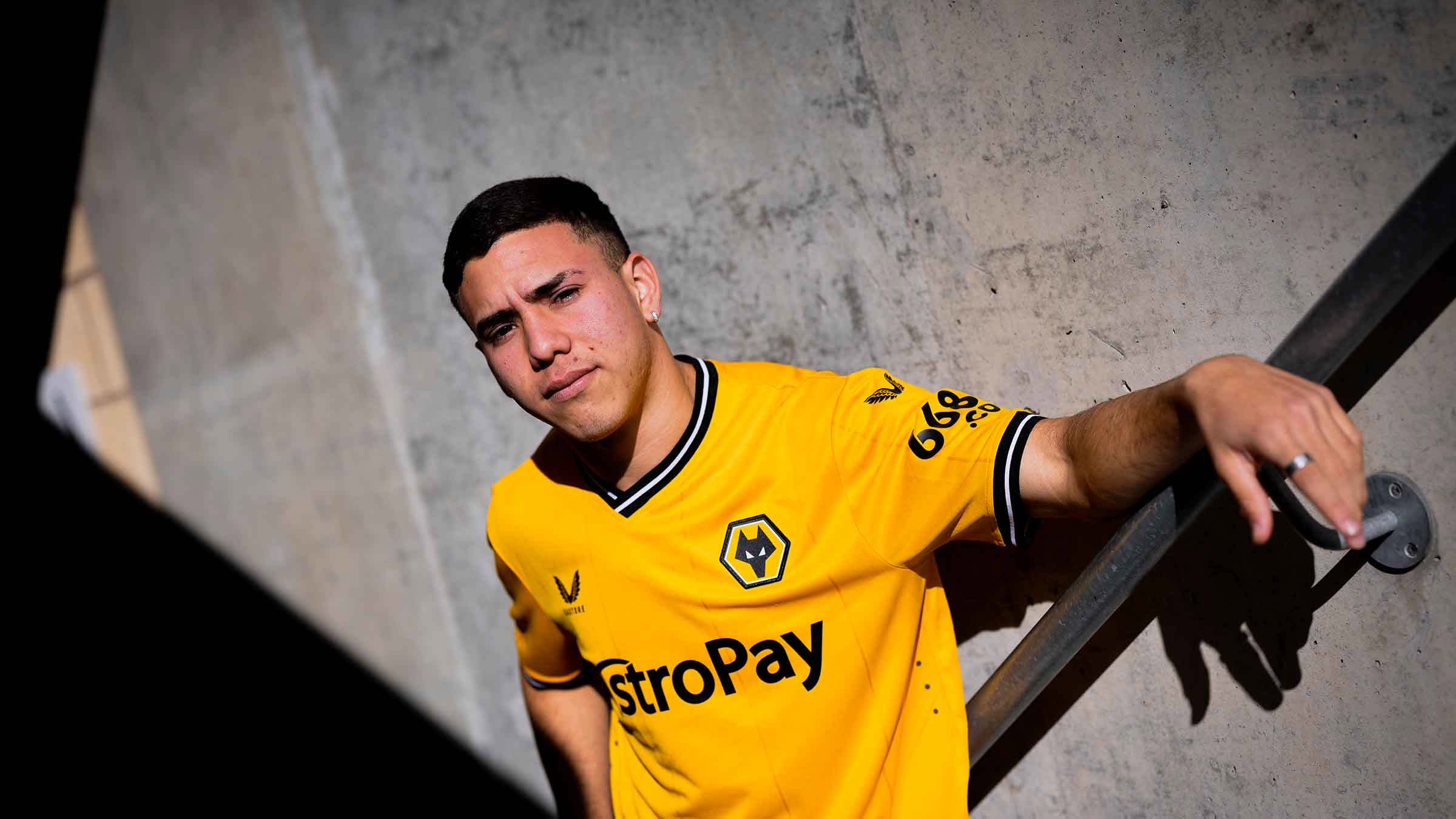 Gallery | Gonzalez checks in at Wolves | Men's First-Team | News ...