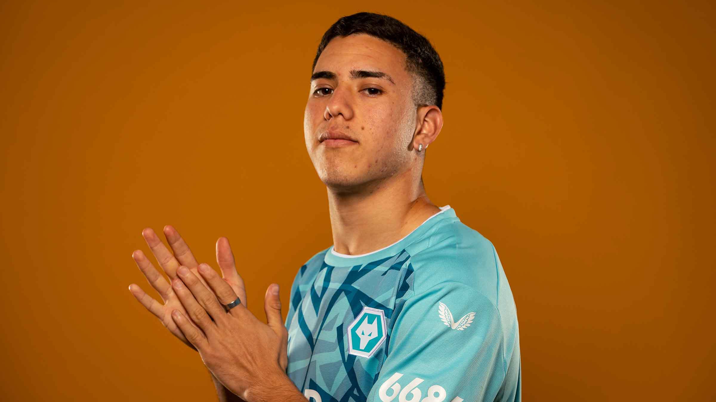 Gallery | Gonzalez checks in at Wolves | Men's First-Team | News ...