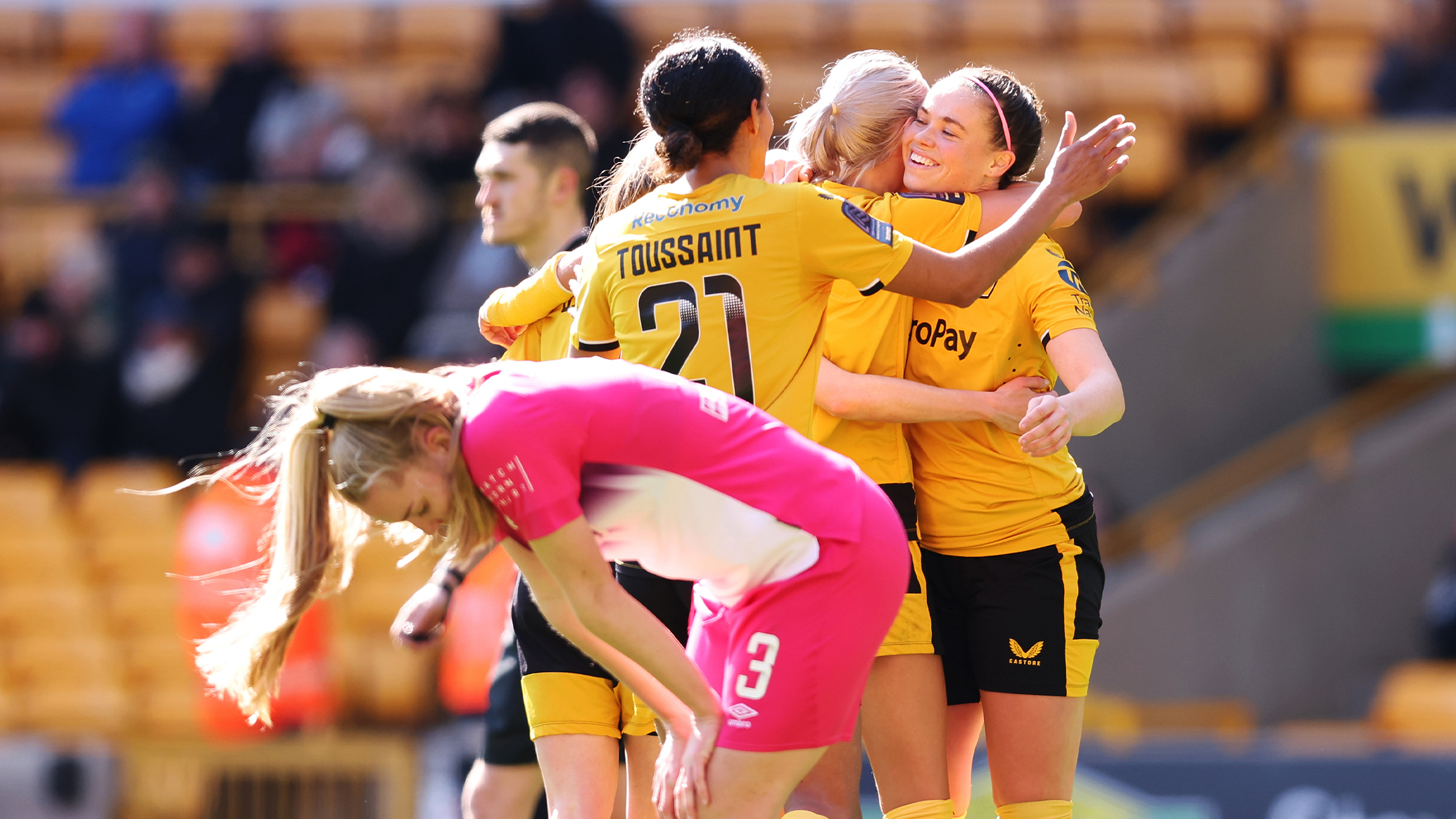 Women's report | Wolves 5-0 Huddersfield | Women's First-Team | News ...