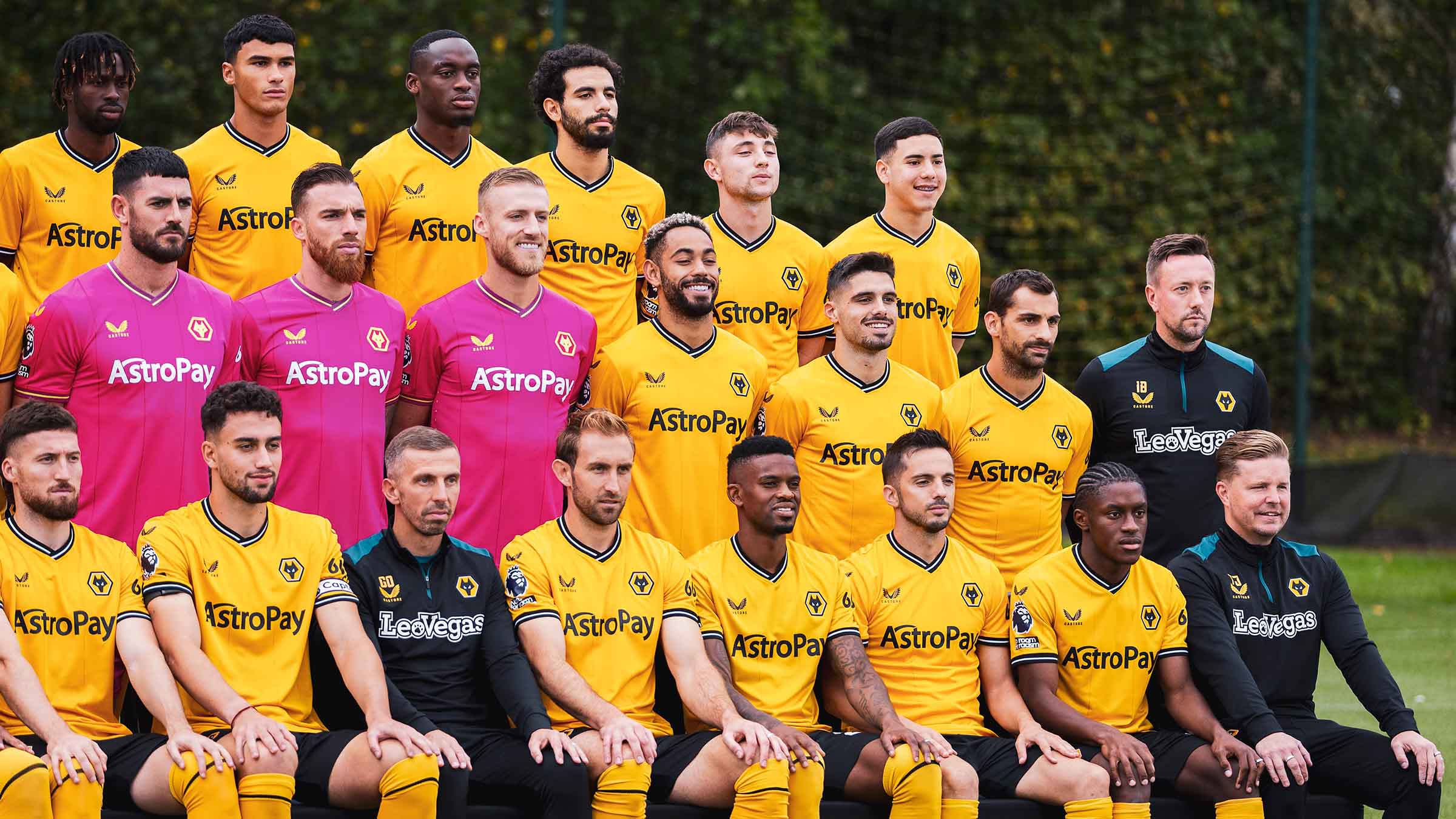 Gallery | Behind the scenes of Wolves' 2023/24 squad photo | Men's ...