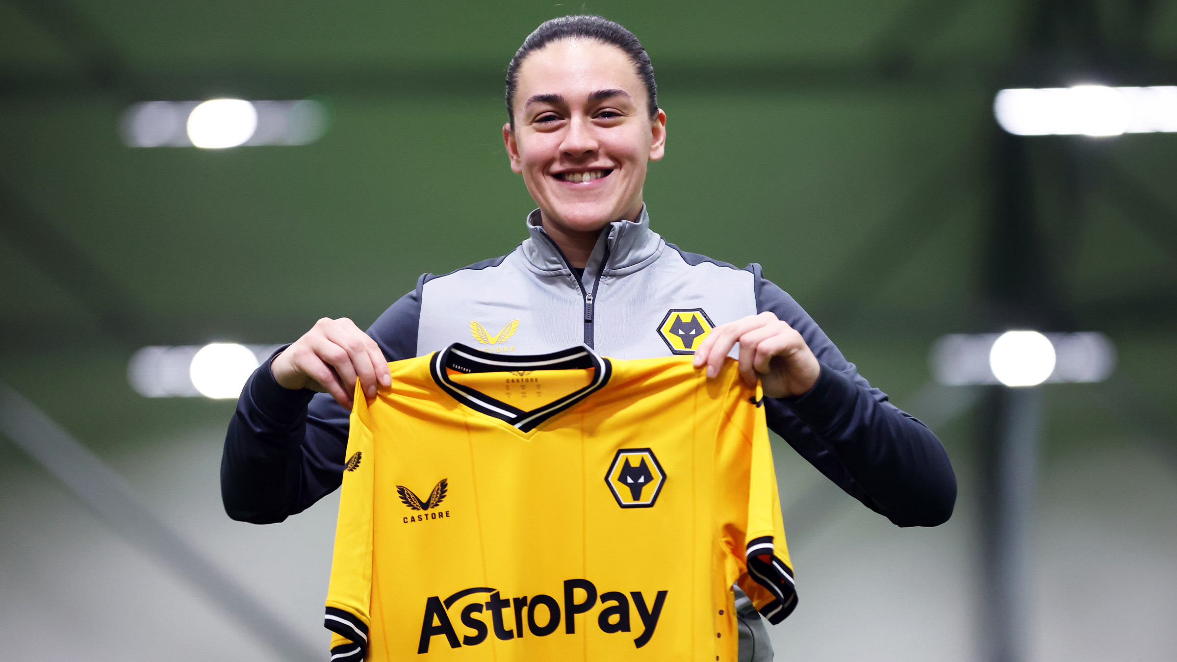 Dudley-Jones signs for Wolves Women | Women's First-Team | News ...